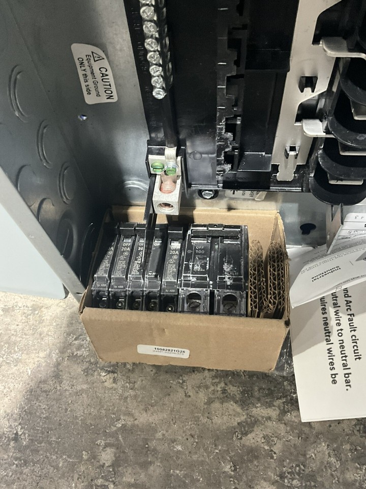 GE 100 Amp 240V Main Panelboard Load Center Panel 1PH 3W TM1210CCUBK1 🟦 ...