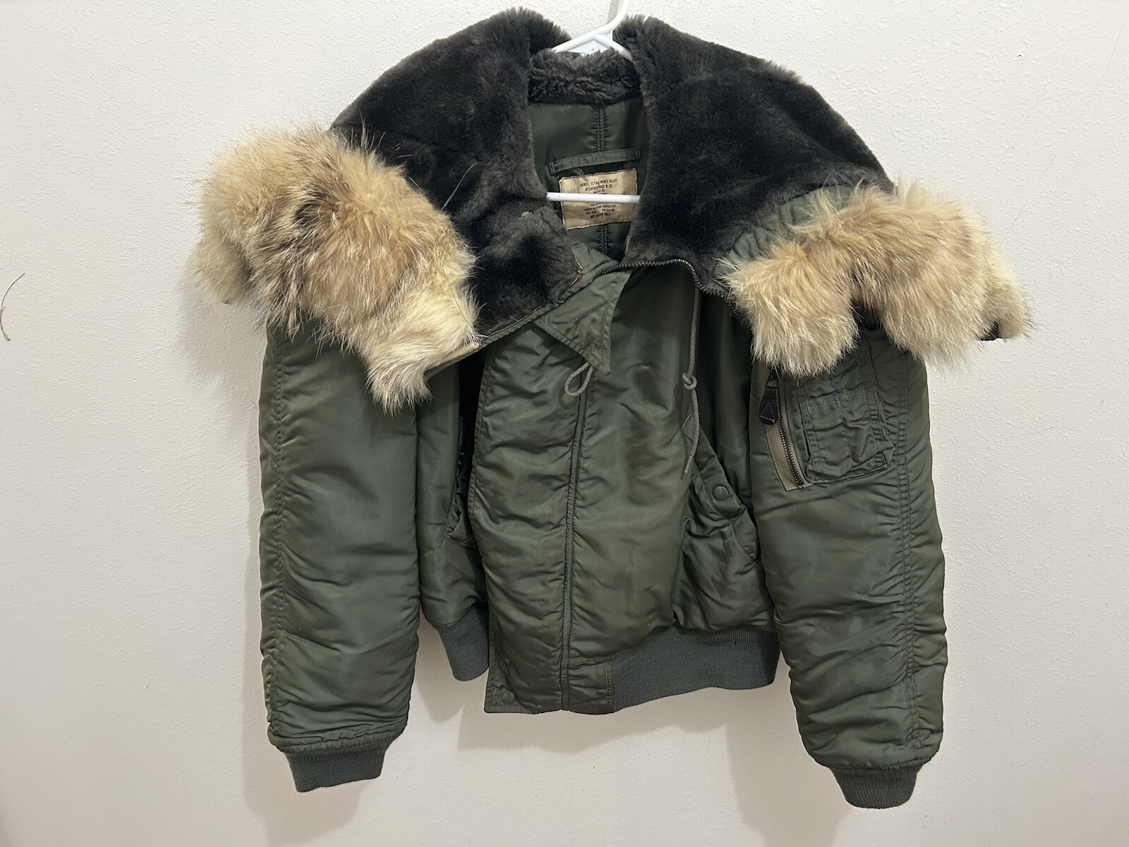 Vintage 1969 Vietnam N2B Coyote Fur Hood Green Bomber… - Gem