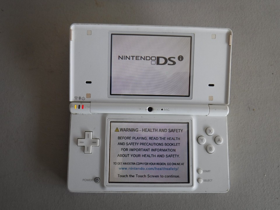 Nintendo DSi and DS Lite Handheld Console Lot of 4 for Parts or Repair ...