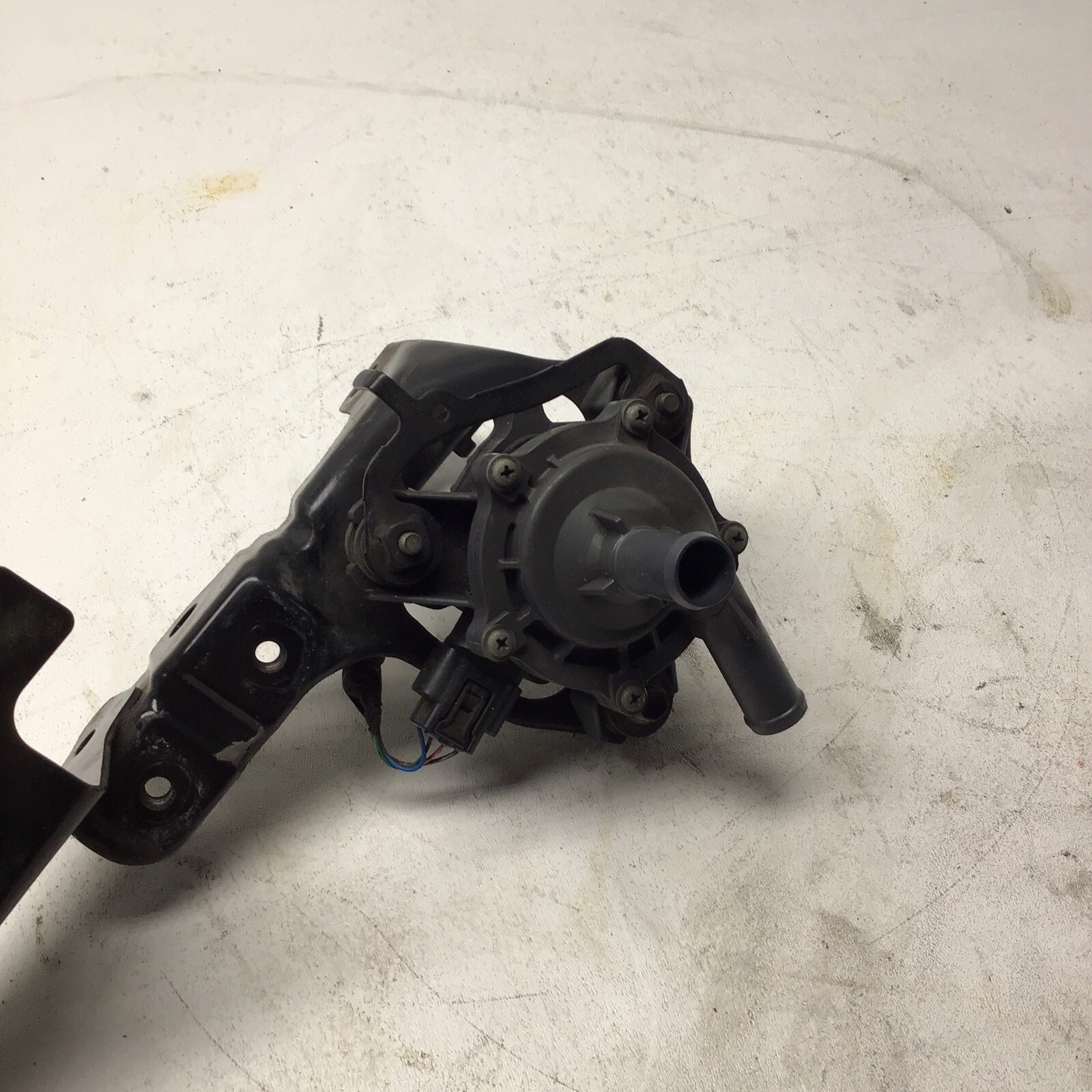 2010-2012 Toyota Prius Inverter Water Pump G9040-47090 G9040-48020 | eBay