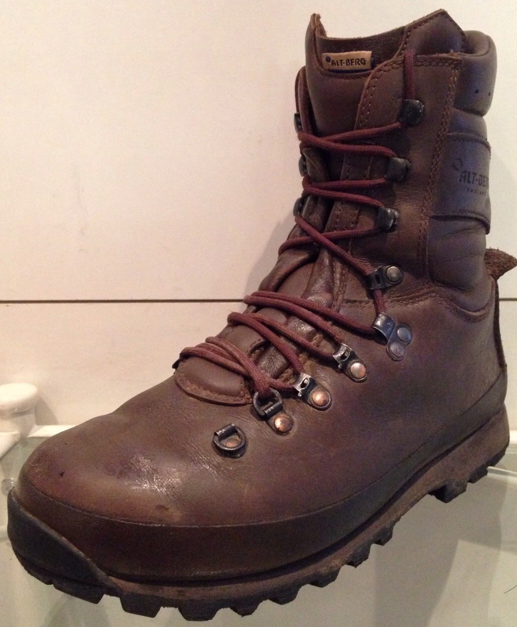 Altberg Defender Brown MTP Army Issue Vibram Sole Male Combat Boots 8M ...