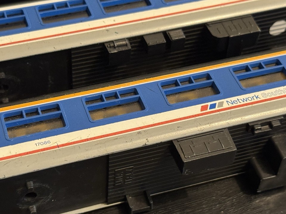 Lima Network Southeast Mk2 Carriages X3 Missing Bogies Read!! | eBay UK
