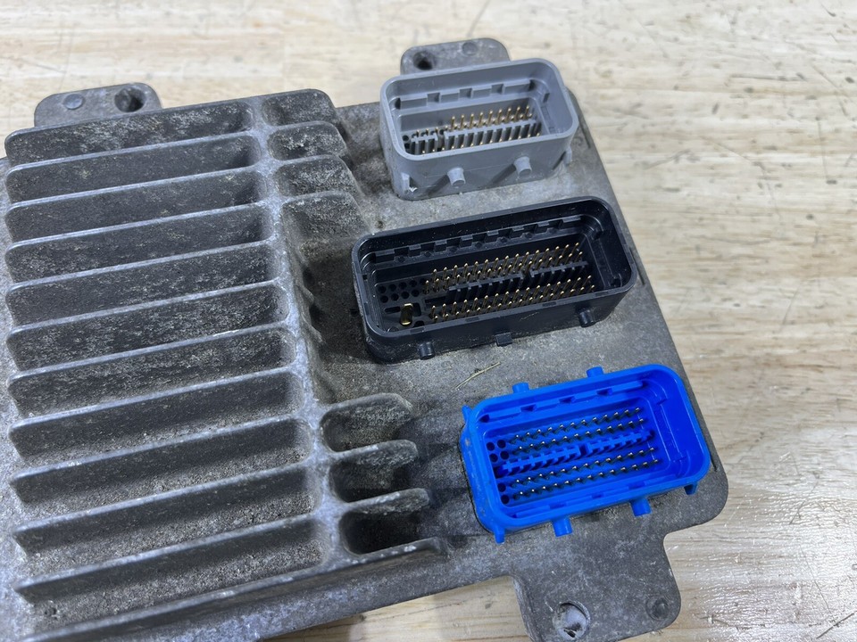 2006 Chevy Equinox Engine Computer Module Unit Brain ECU ECM 12604028 ...