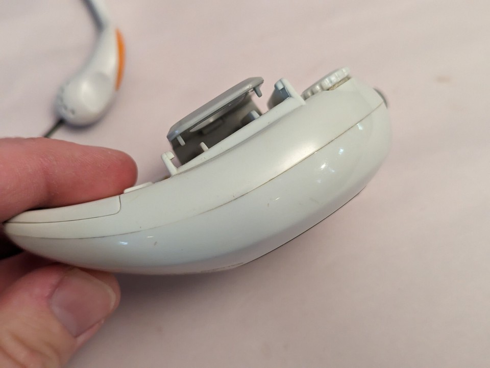 Sony Mega Bass Walkman SRF-M85V W/headphones MDR-W014 | eBay