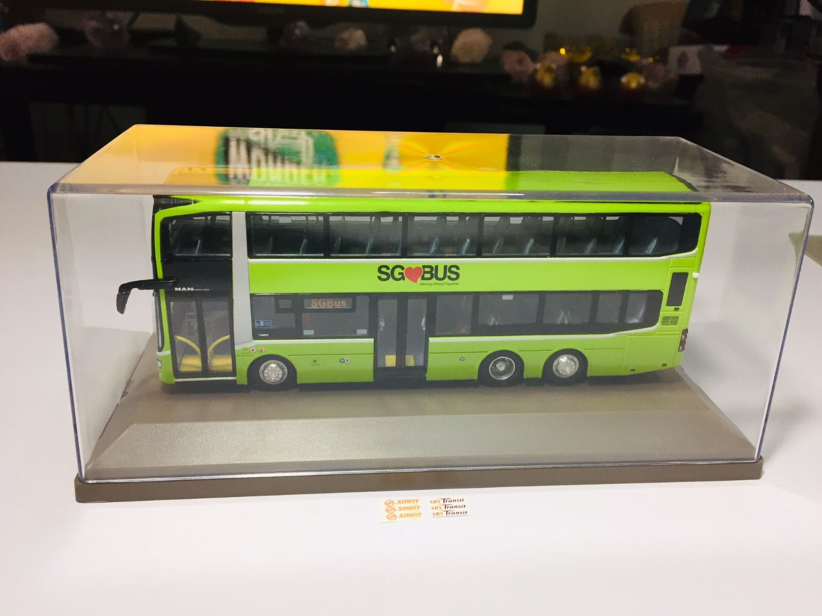 1/76 Singapore Knackstop MAN A95 Bus Model + Service Building ...