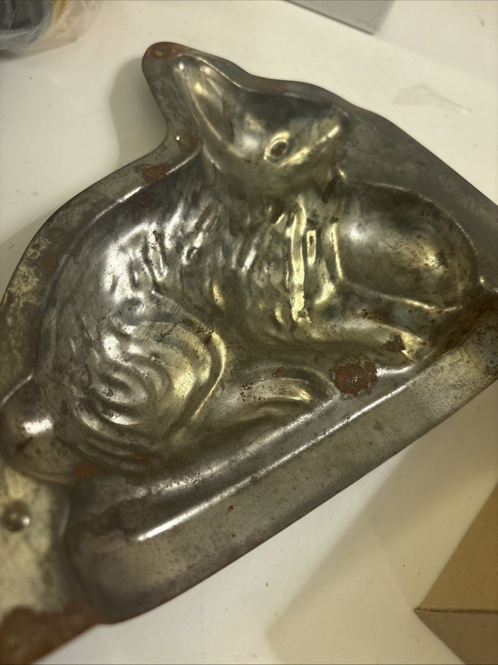 Older Tin 2 Part Food Mold, Bunny, Made In Germany Damage 7” Hi X 7.1/4 ...