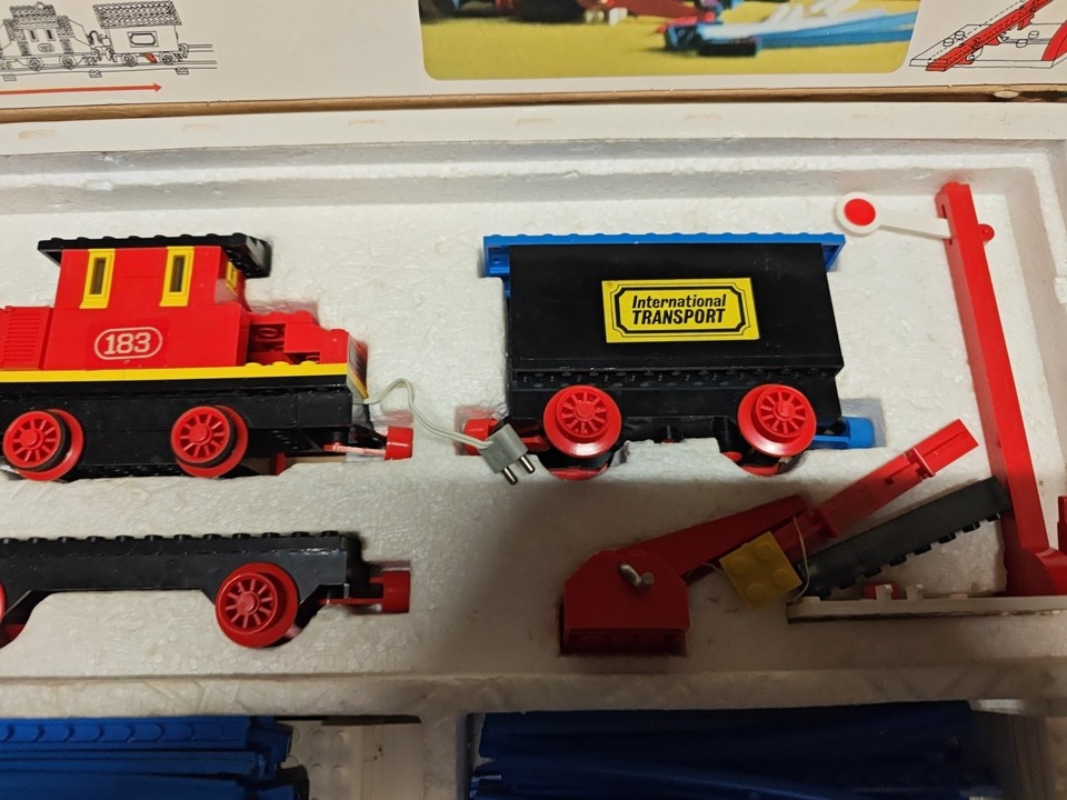 LEGO Trains 183 4.5v Train With Motor - Locomotive Vintage 1970s Set ...
