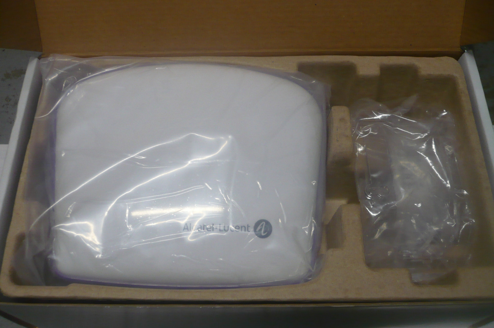 Alcatel-Lucent home Cell Signal Booster 9361 home cell 4 channel V.2 ...