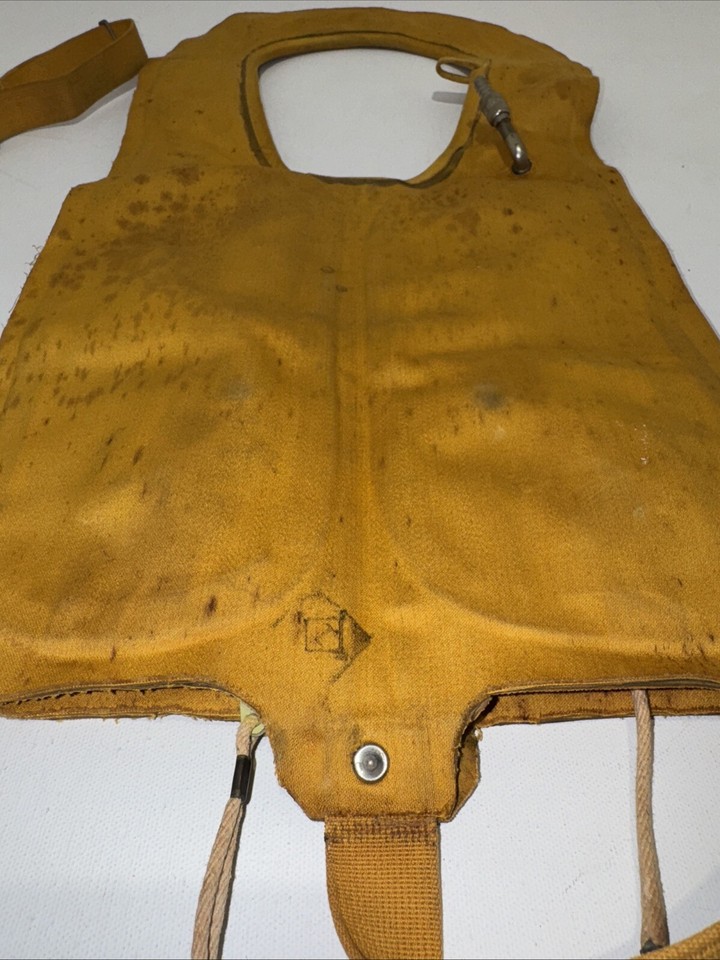 U.S. ARMY AIR FORCE WW2 VEST LIFE PRESERVER TYPE B-4 MAR 1, 1943 Date ...