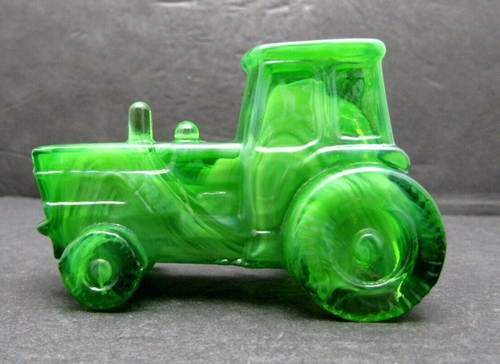 Boyd Art Glass 2007 Meadow Green Swirl Farm Tractor Figurine 2ND Series ...