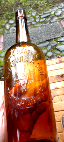 Oregon Light amber whiskey H. VARWIG & SON PORTLAND ORE. Qt. inside ...