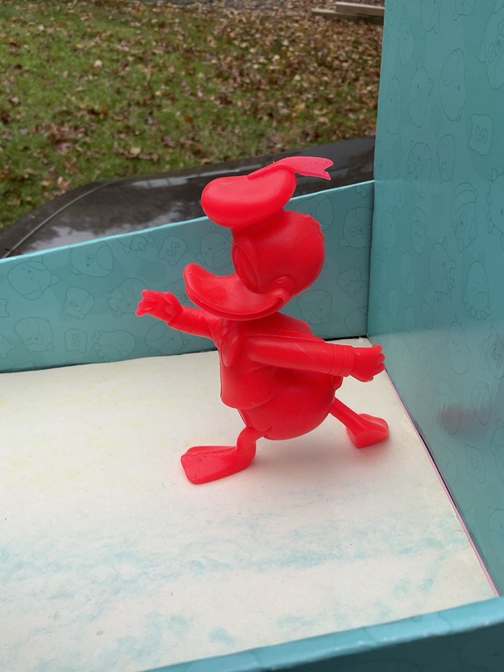 Vintage MARX DONALD DUCK Plastic Figure RED from 1971 Nice Walt DISNEY ...