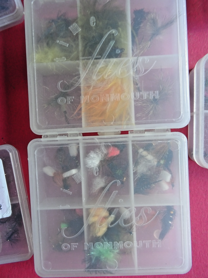 8 SMALL FISHING LURE BOXES + LARGE COLLECTION OF ARTIFICIAL TROUT FLIES ...