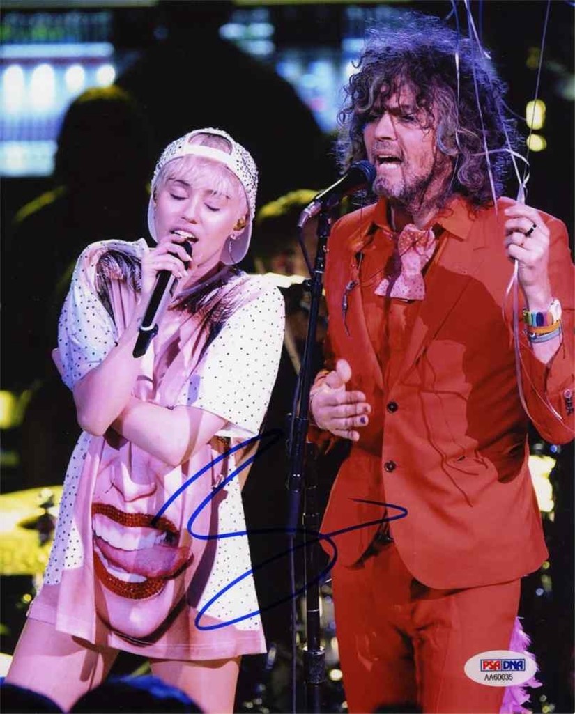 Miley Cyrus Autographed Signed 8x10 Photo Certified Authentic PSA/DNA ...