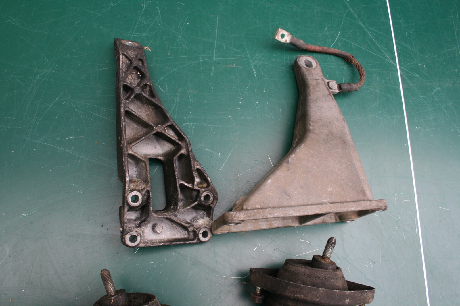 BMW 7 series E38 728 M52B28 M52tu M54 engine mount brackets-full set | eBay