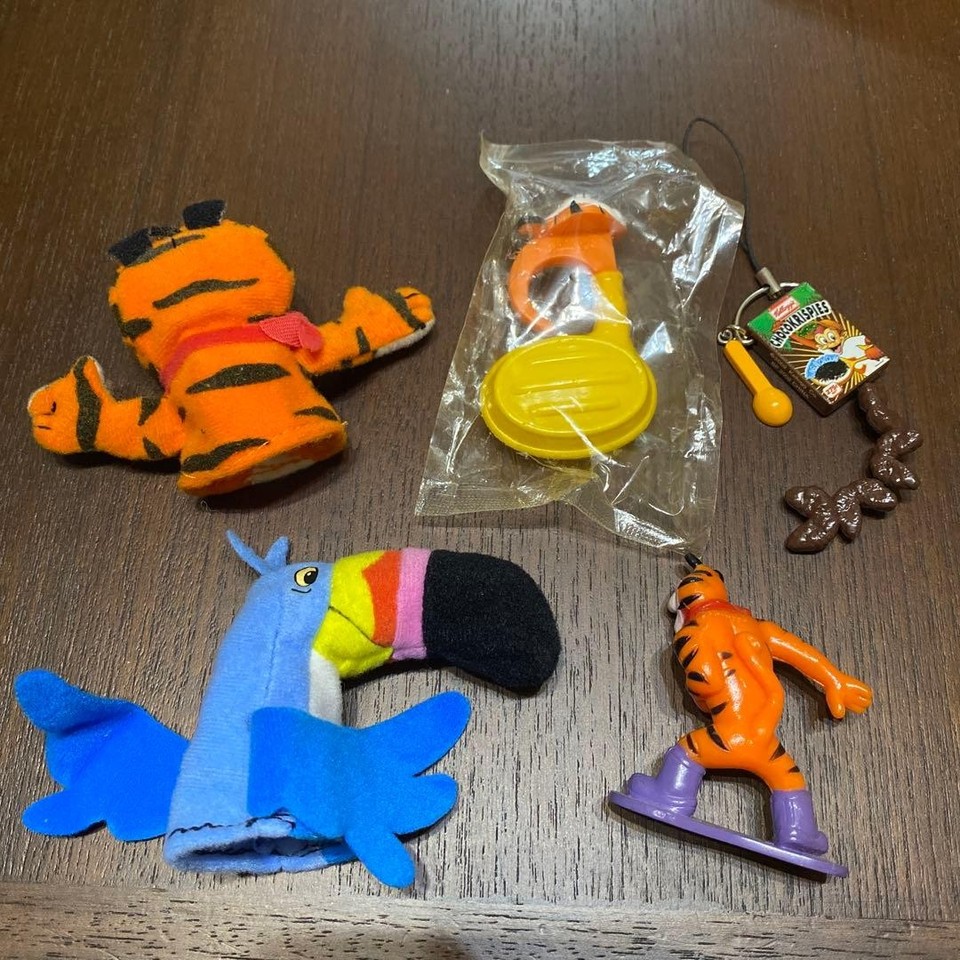 Kelloggs Collectible Set 6 Pieces + Melvin Button, Keychain Chocolate ...