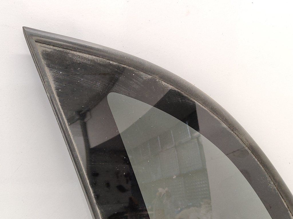 Chrysler PT Cruiser 2.0i 2001 Rear left side door vent window glass ...