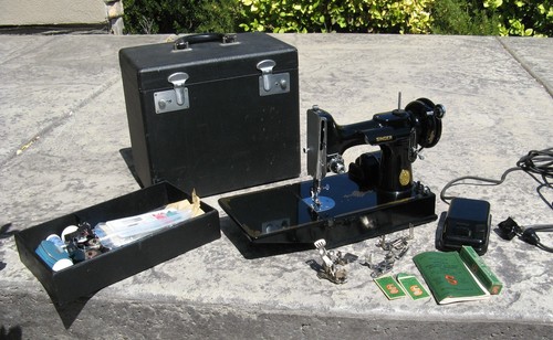 Singer Featherweight 221-1 Portable Sewing Machine 1947 | eBay