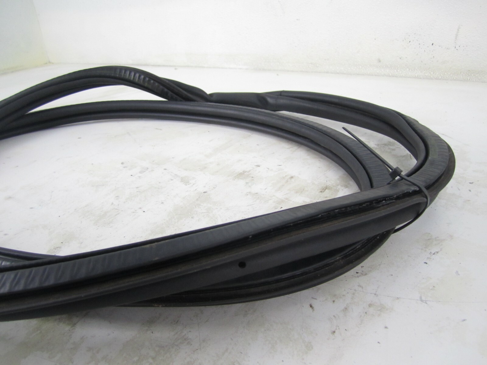 2004-2008 CHRYSLER CROSSFIRE REAR TRUNK WEATHERSTRIP RUBBER SEAL OEM | eBay