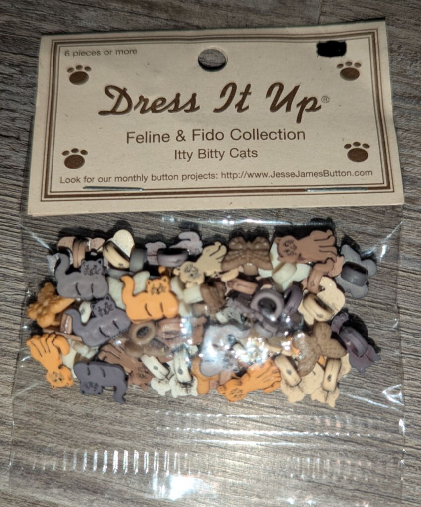 new Dress It Up - Itty Bitty Cats buttons sewing craft kitty | eBay