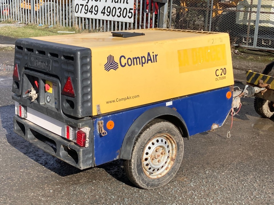 2014 Compair C20 compressor 2 tool towable road tow kubota delivery ...