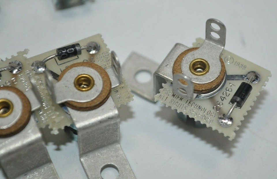 Qty 20 Premier Technology Gottlieb Pinball Lamp Bulb Sockets /w Diode ...