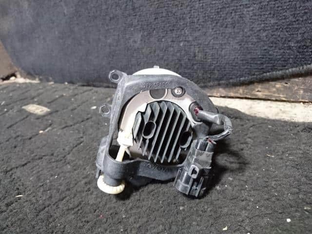 TOYOTA SAI 2013 DAA-AZK10 Right Fog Light [Used] [PA120586576] | eBay UK