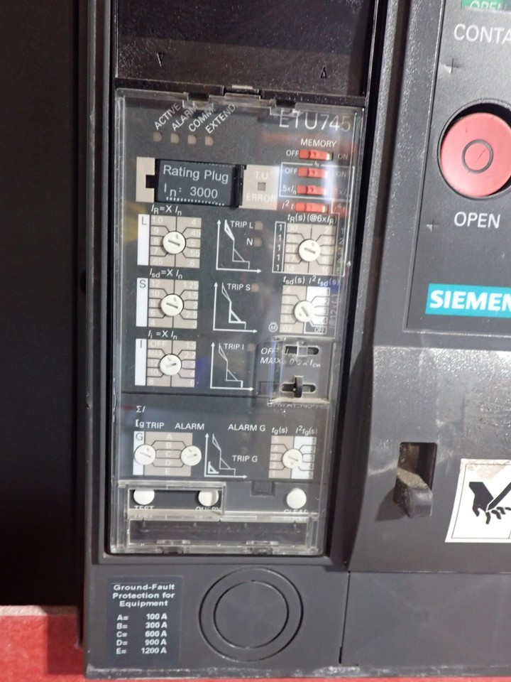 Siemens 3000 amp Switchgear Panelboard 480v 3 Phase GFI WLL2F330 LSIG 2 ...