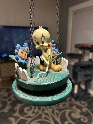 VINTAGE LOONEY TUNES SPRING GARDENS TWEETY BIRD, BIRD FEEDER GARDEN ...