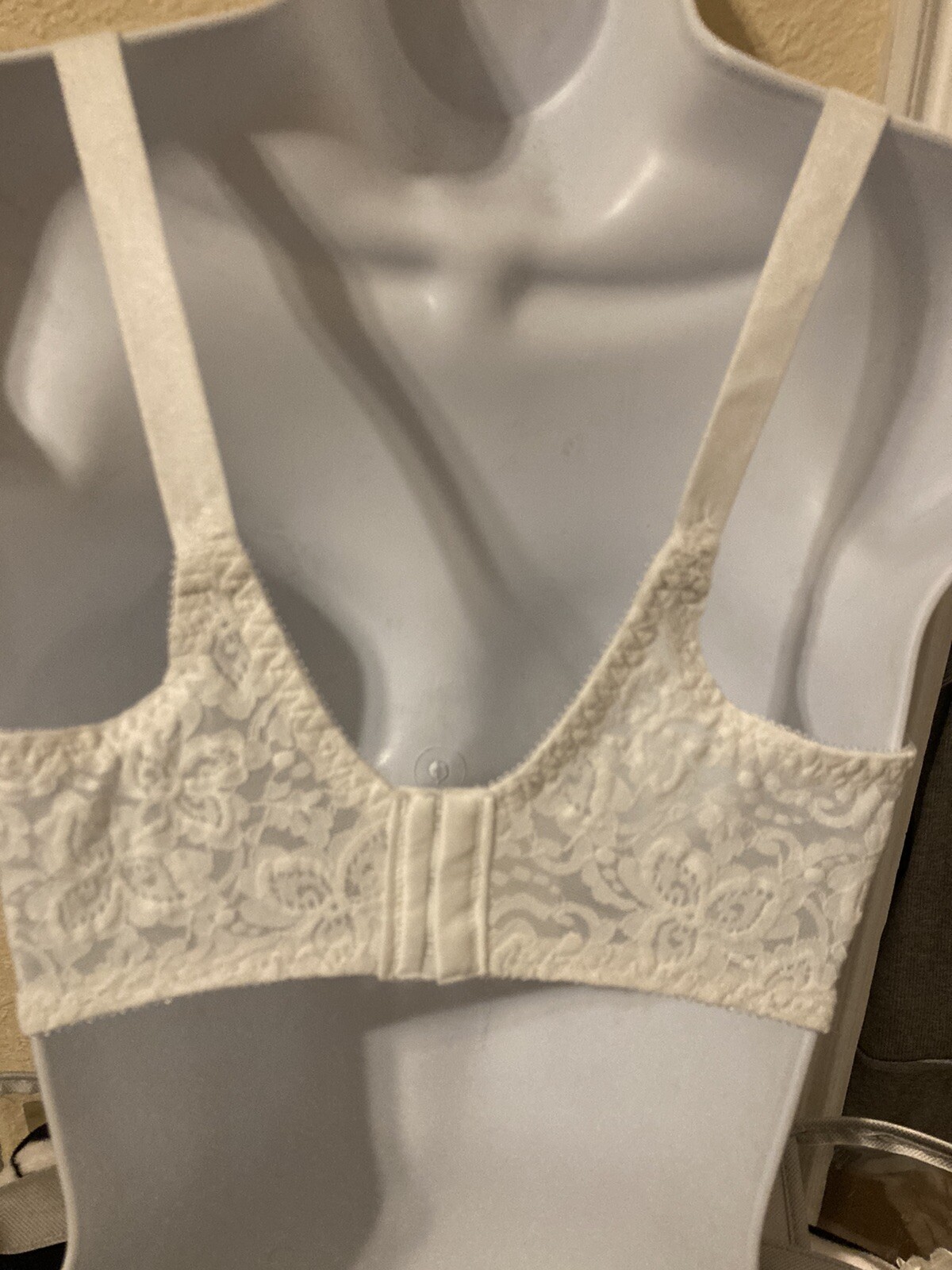 Bali Lace 'n Smooth Vintage Seamless Underwire Bra 3… - Gem