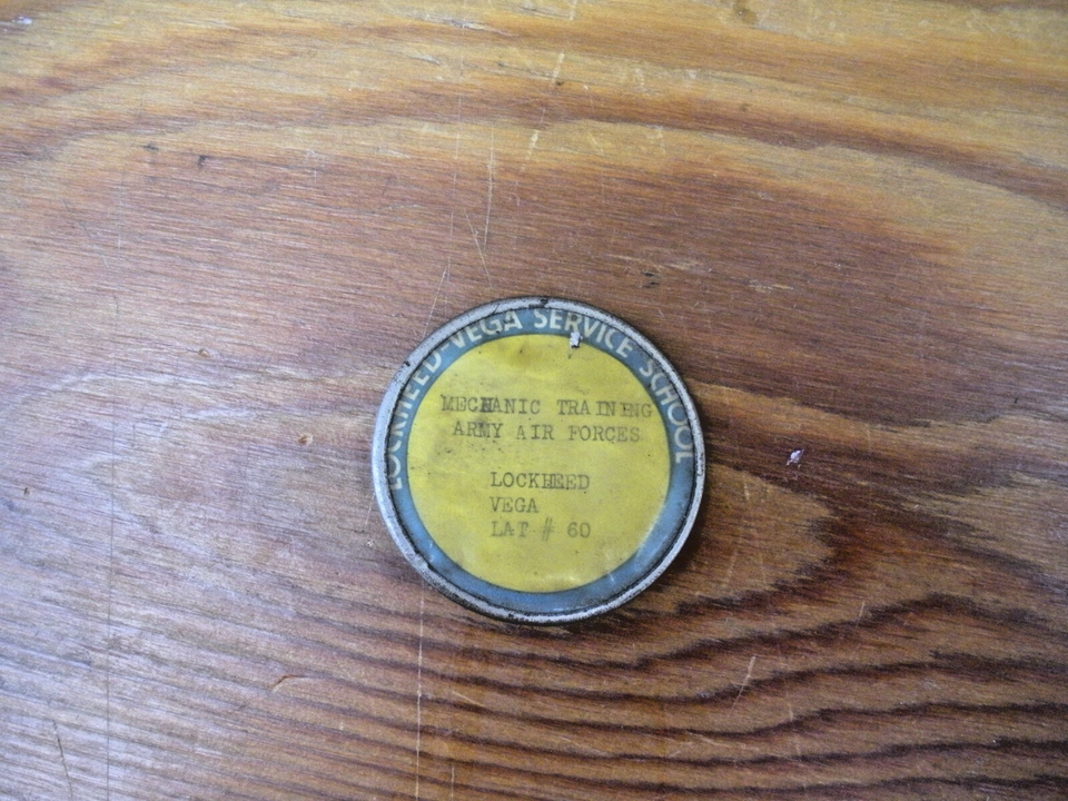 Vintage 2.25" Lockheed Vega Service School Badge WWII two shoulder ...