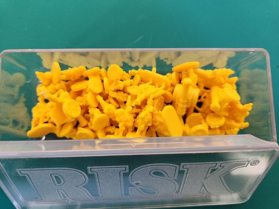 1993 Risk Board Game Replacement pieces YELLOW Army Miniatures Set In ...