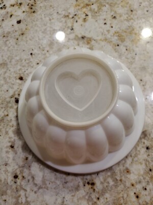 VERY NICE! Vintage Tupperware Jel-N-Serve Jello Mold White Heart shape ...