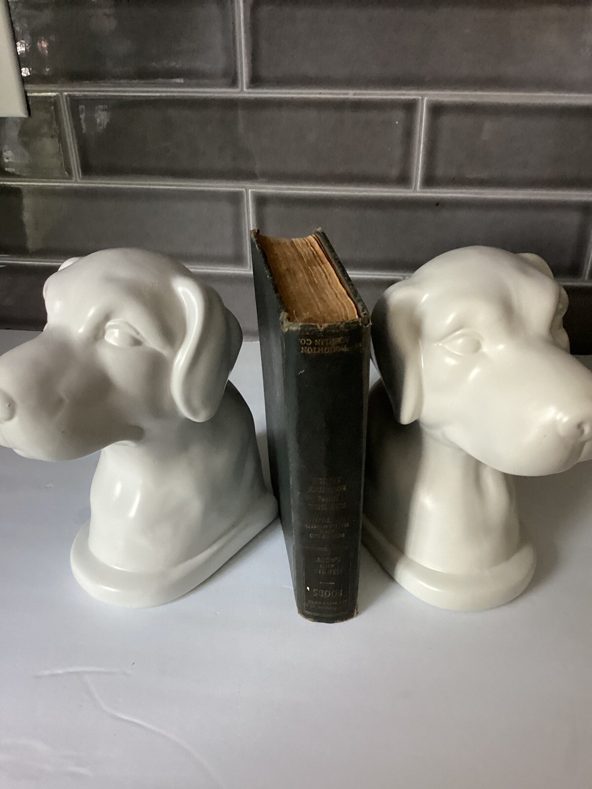 A Set of white of Ceramic Labrador Retriever Dog Bookends Excellent ...