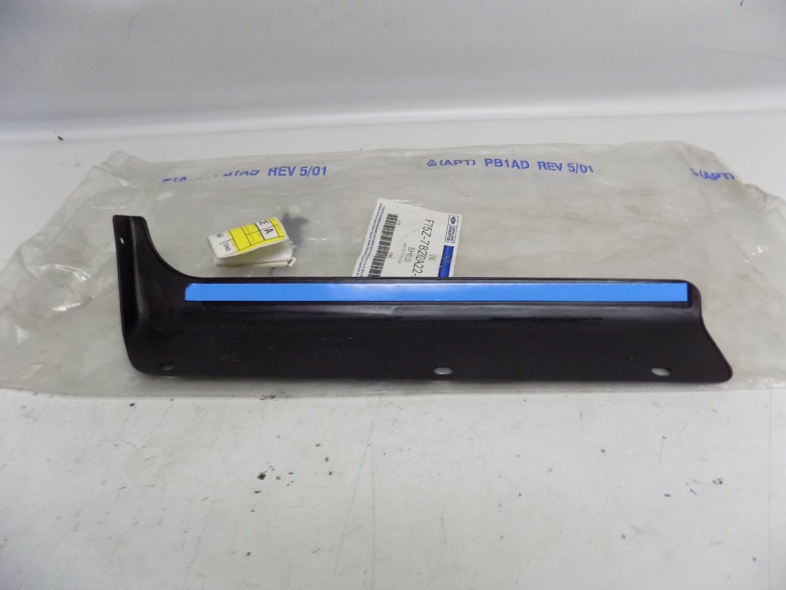 New OEM 1997-2002 Ford Expedition Right Rear Stone Guard Deflector ...