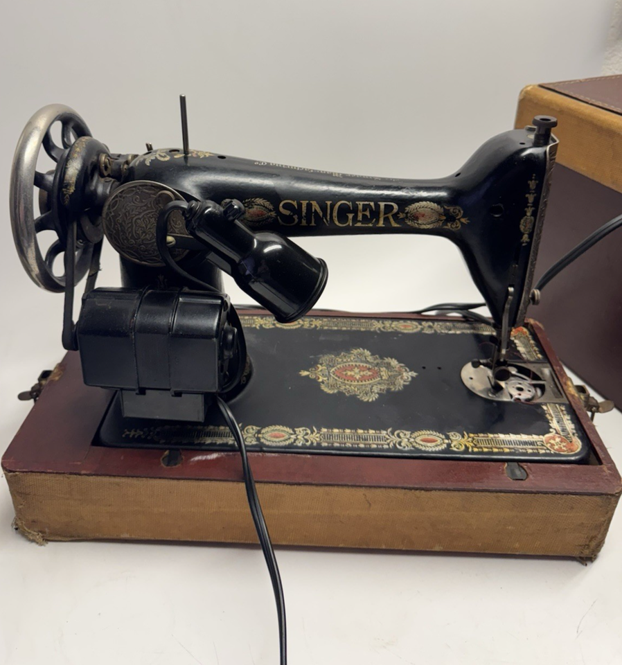 VINTAGE Singer 66, “Red Eye” G Series 1918 Friction Motor Bent Wood ...