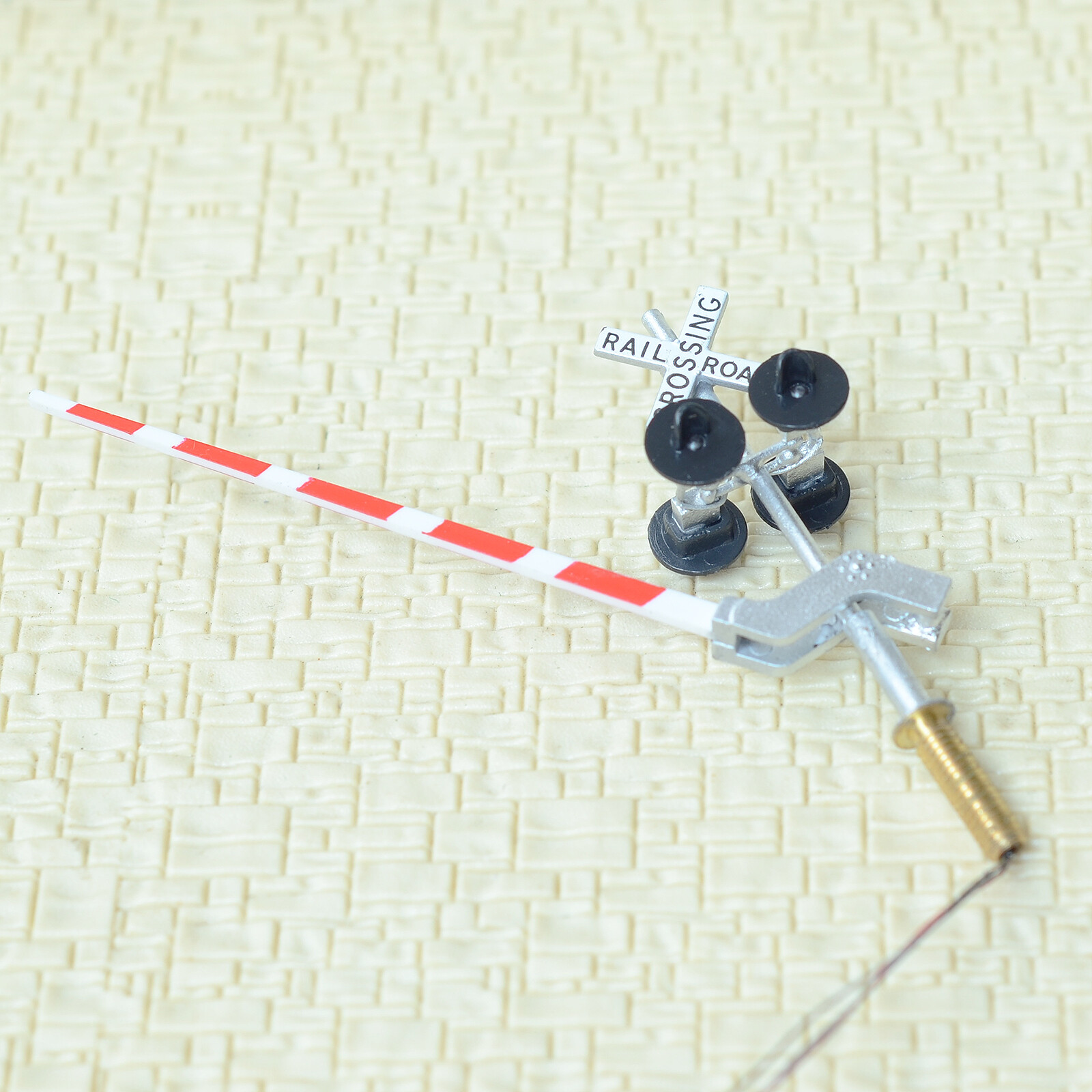 2 x HO scale railroad crossing signal arm gate stop lever flasher any ...