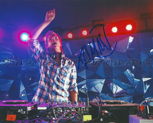 DJ AVICII TIM BERGLING SIGNED 8X10 PHOTO LEVELS FADE INTO DARKNESS ...