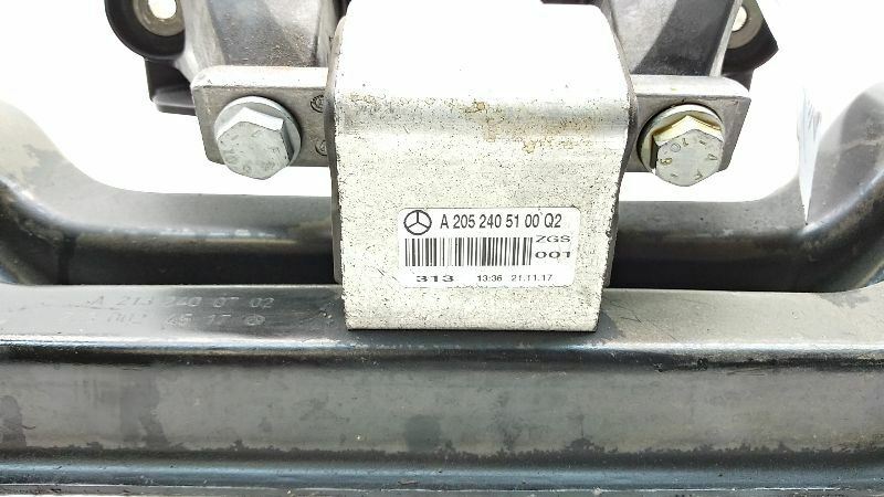 2017 Mercedes Benz GLC300 X253 Transmission Mount Bracket A2052405100 ...