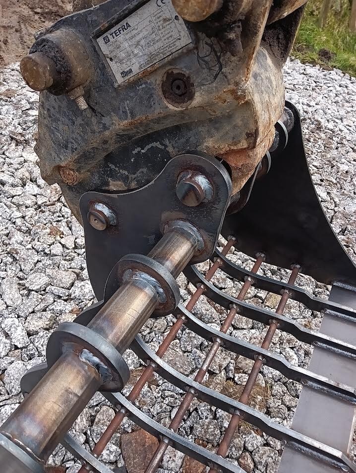 Riddle Bucket To Fit Takeuchi 35mm pins 180 centers Riddler Shaker ...