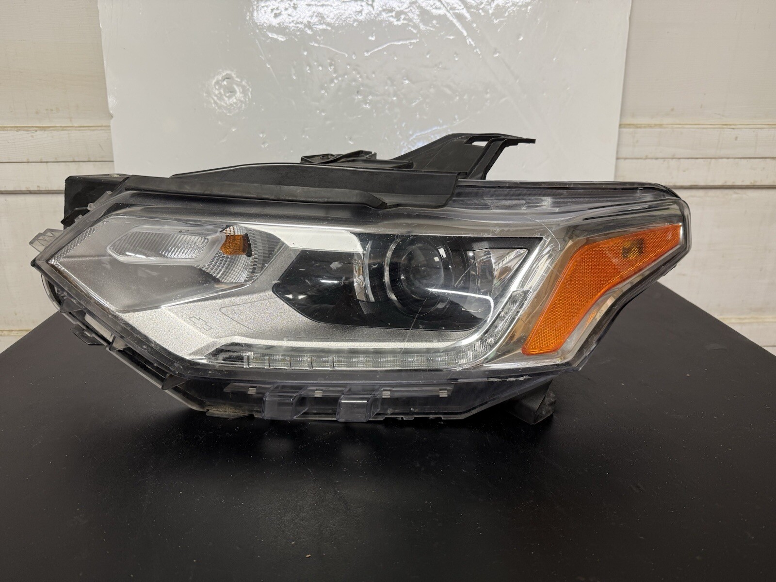 OEM GM 2018 2019 2020 2021 Chevrolet Traverse Left HID Xenon Headlight ...