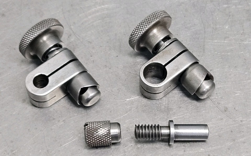 Starrett No. 657AA magnetic base with a Teclock AI-921B dial indicator ...