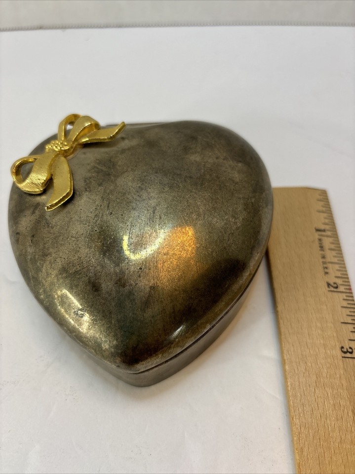 VINTAGE SILVERPLATE HEART SHAPED TRINKET JEWELRY BOX TOP WITH BRASS BOW ...
