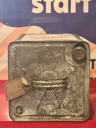 Gargoyle Mobiloil "A" 5 Gallon Square Motor Oil Can, Vacuum Oil Co ...