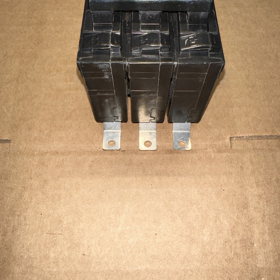 Siemens B390 3 Pole 90 Amp 240VAC Type BL Bolt On Circuit Breaker New ...