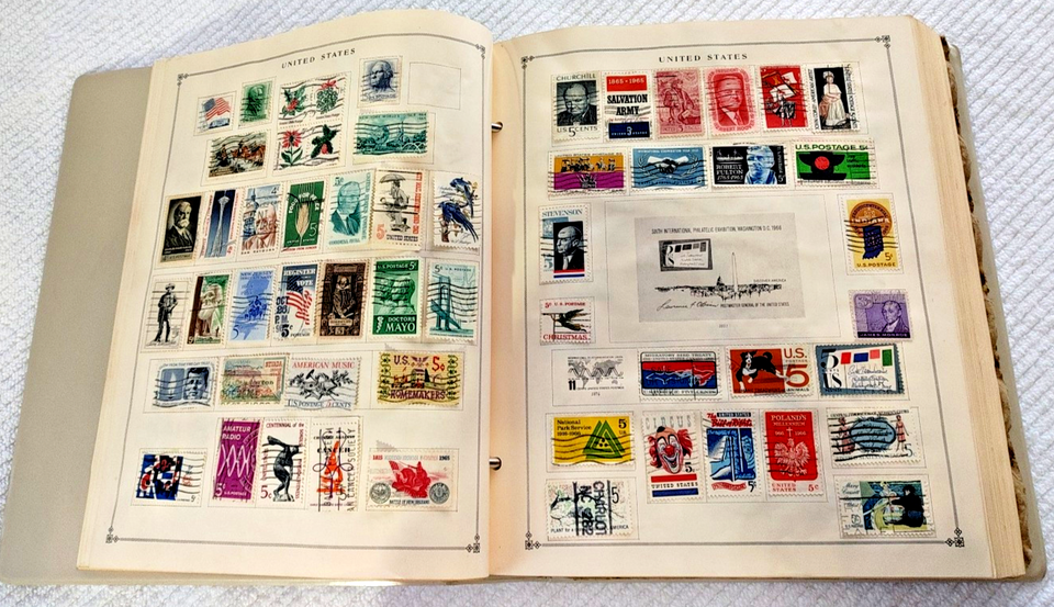 Scott's International Modern Worldwide Stamp Album With 100s Of Stamps ...