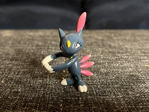 Sneasel Alternate Pose TOMY CGTSJ Vintage Pokemon Mini Action Figurine ...