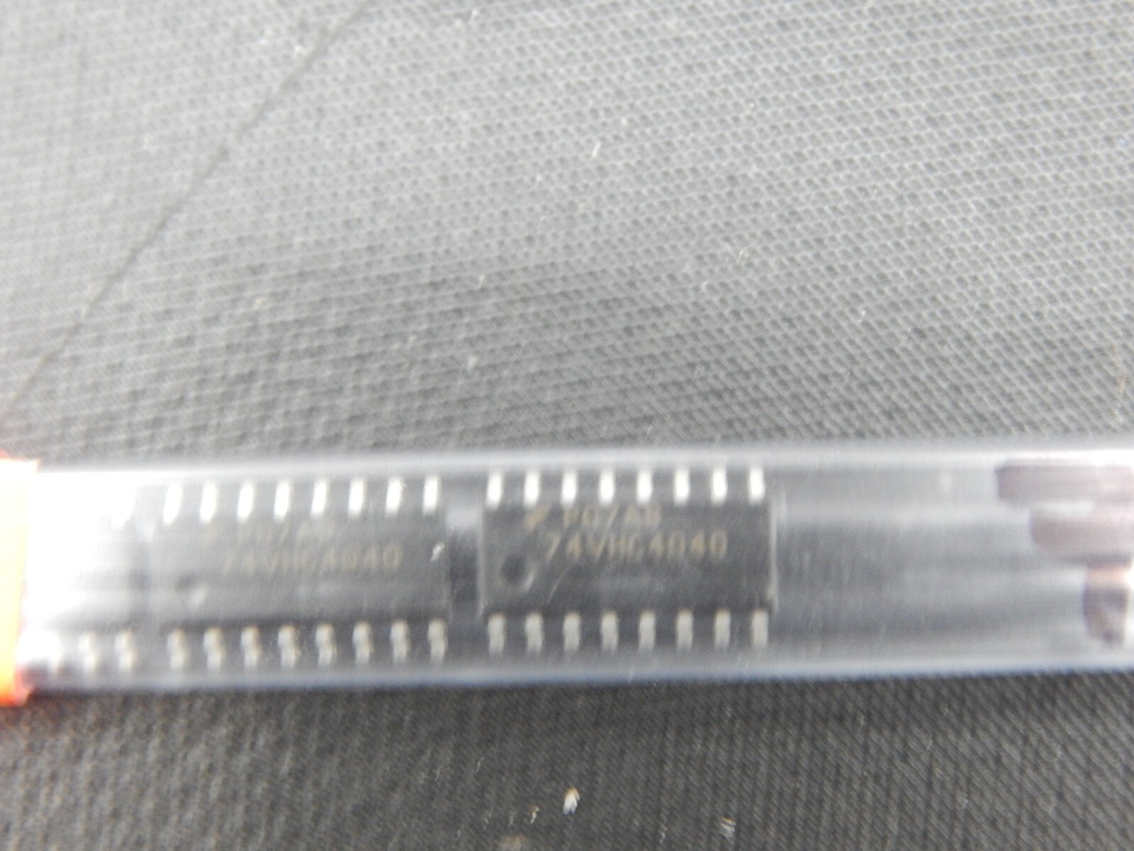 FAIRCHILD 74VHC4040M Counter Single 12-Bit Binary UP 16-Pin SOIC - LOT ...