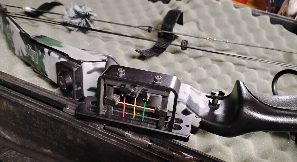 PSE RIGHT HAND COMPOUND BOW 60-70 WITH ACCESORIES SHOWN IN A CONTICO ...