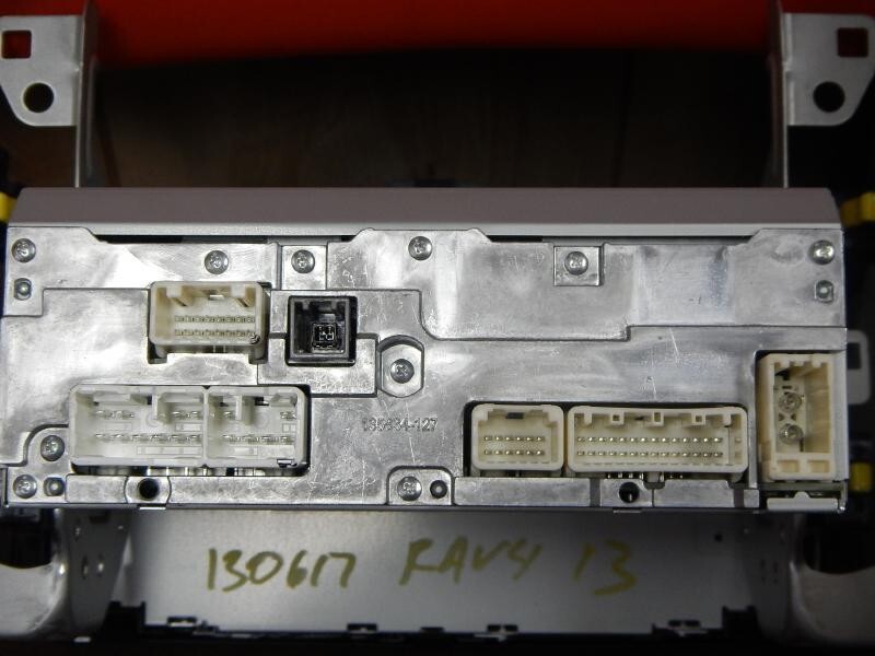 2013 Toyota RAV4 Radio Display & Receiver Screen AM FM CD Player OEM ...
